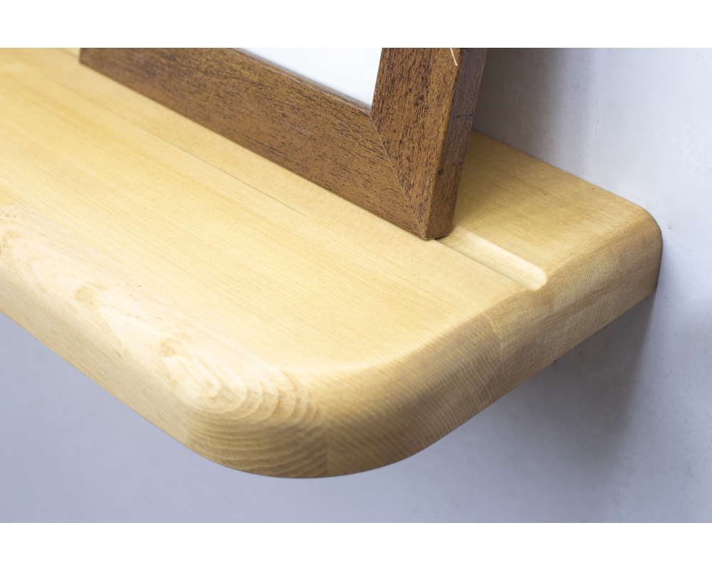 Shelf With Plate Groove